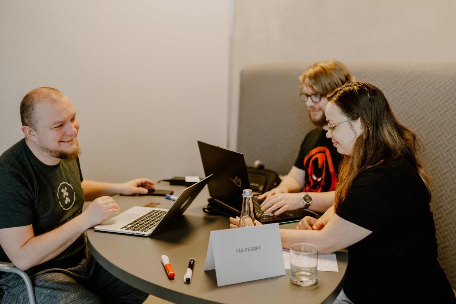 How does it work? - Digital Dragons Accelerator Digital Dragons Accelerator - How does it work?